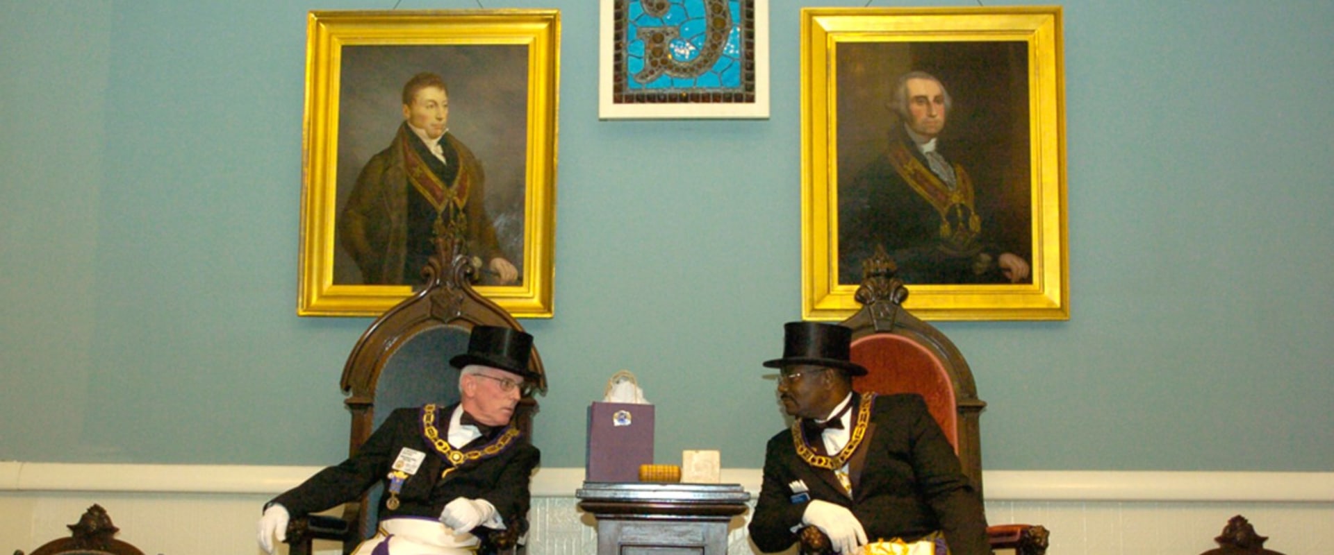 What is the Relationship Between Shriners and Masons?