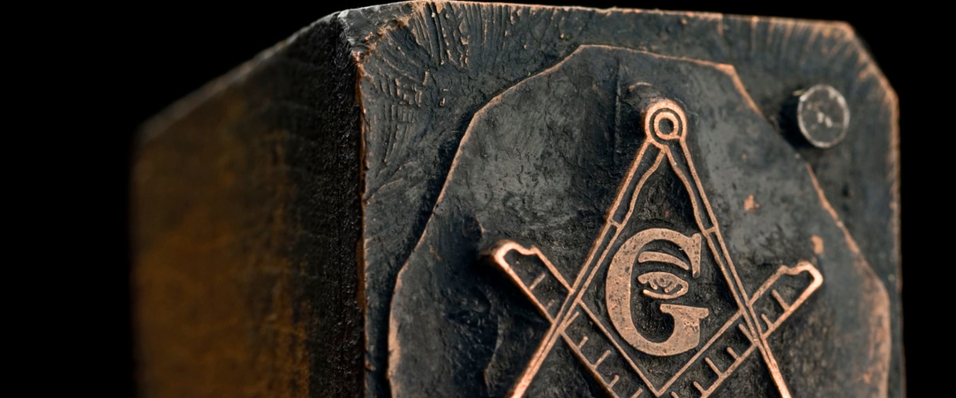 The Symbols of Freemasonry: An Expert's Guide